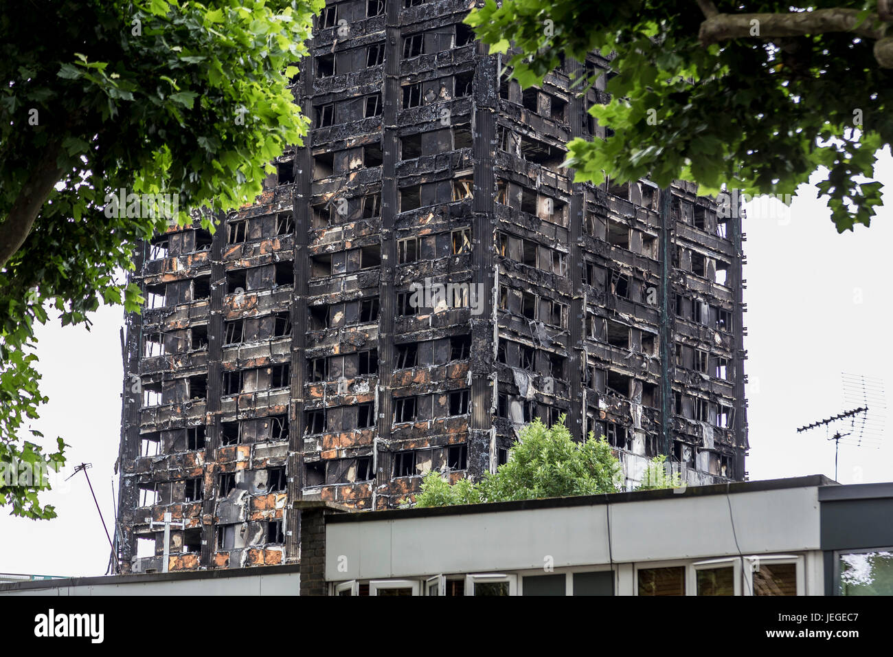 Grenfell fire tragedy hi-res stock photography and images - Alamy