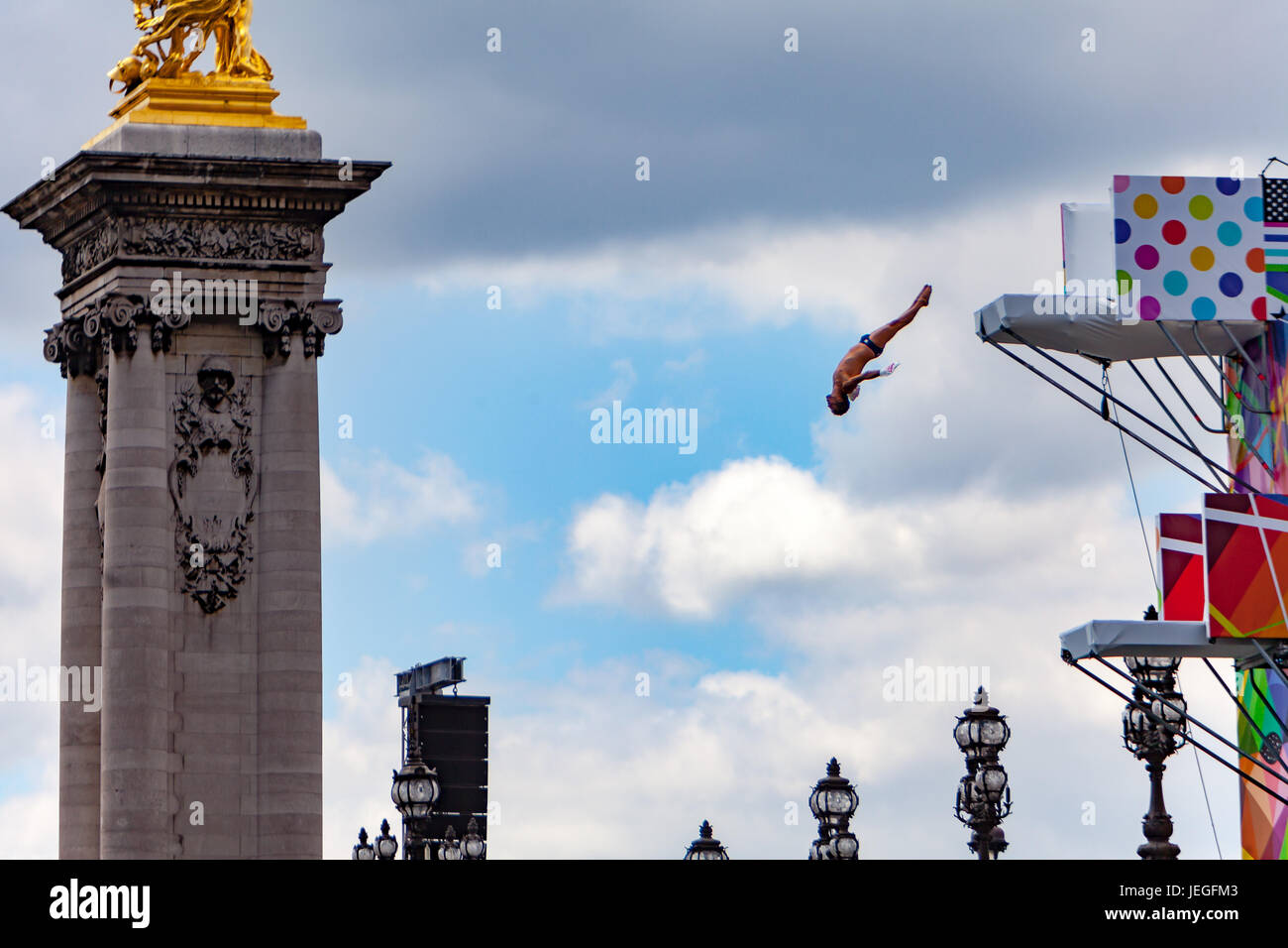 Paris, France. 24th Jun, 2017. Diving athlete demonstrating over the ...