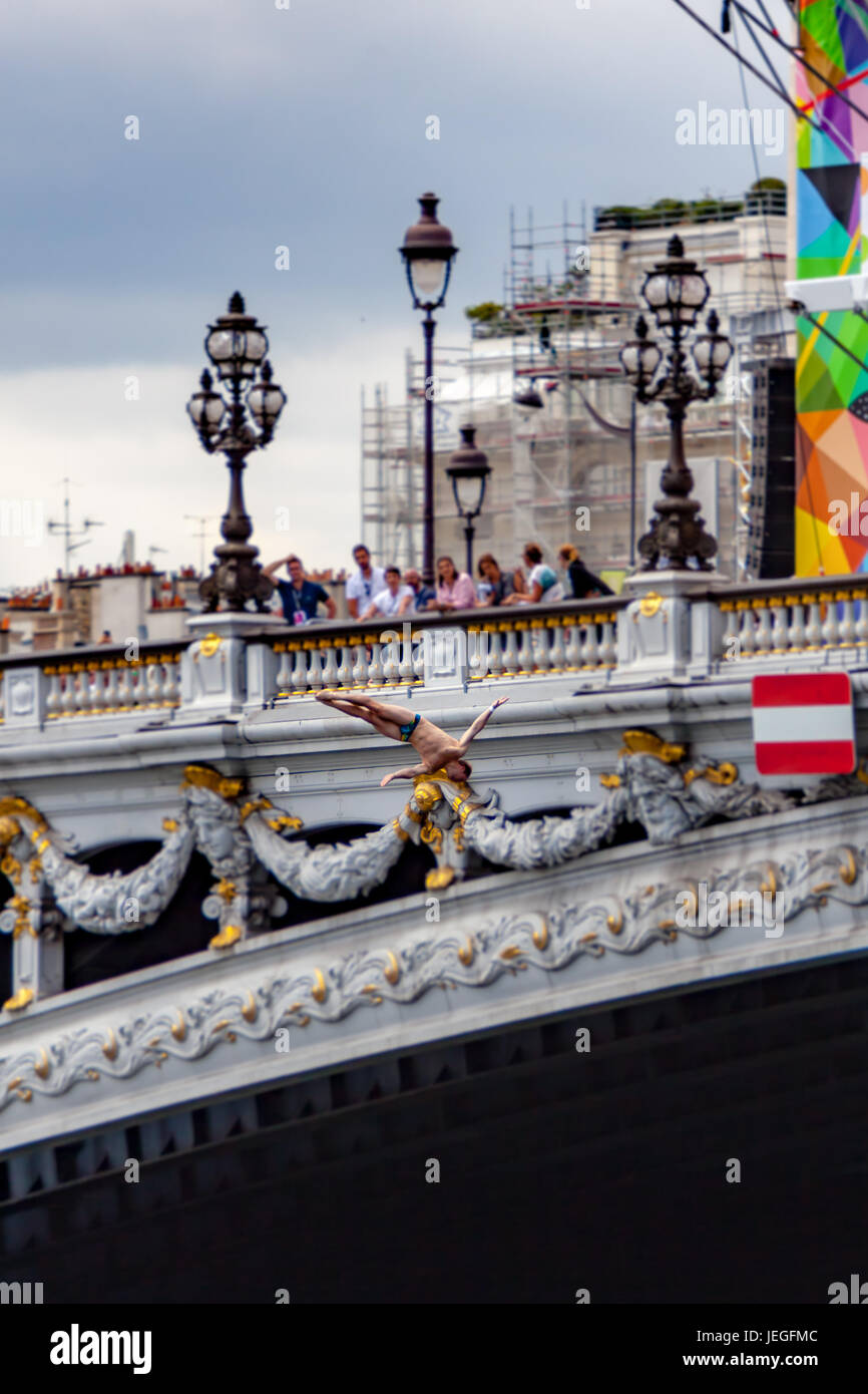 Paris, France. 24th Jun, 2017. Diving athlete demonstrating over the ...