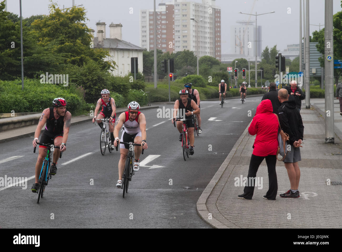 Cardiff Triathlon, Cardiff Bay, South Wales. 25 June 2017. Athletes and ...