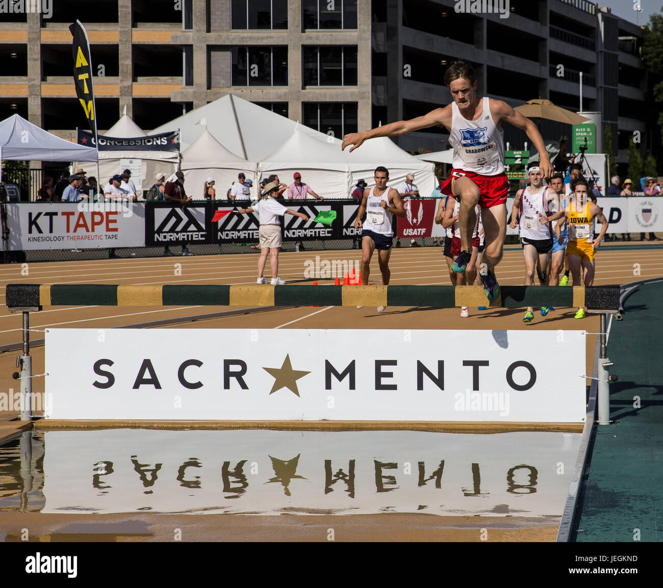 3000m runner hi-res stock photography and images - Alamy