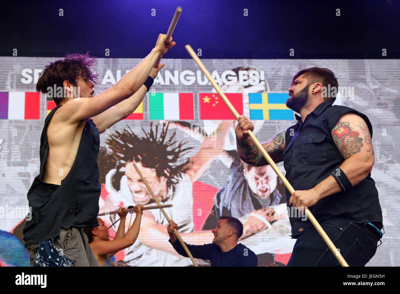Stomp stage hi-res stock photography and images - Alamy
