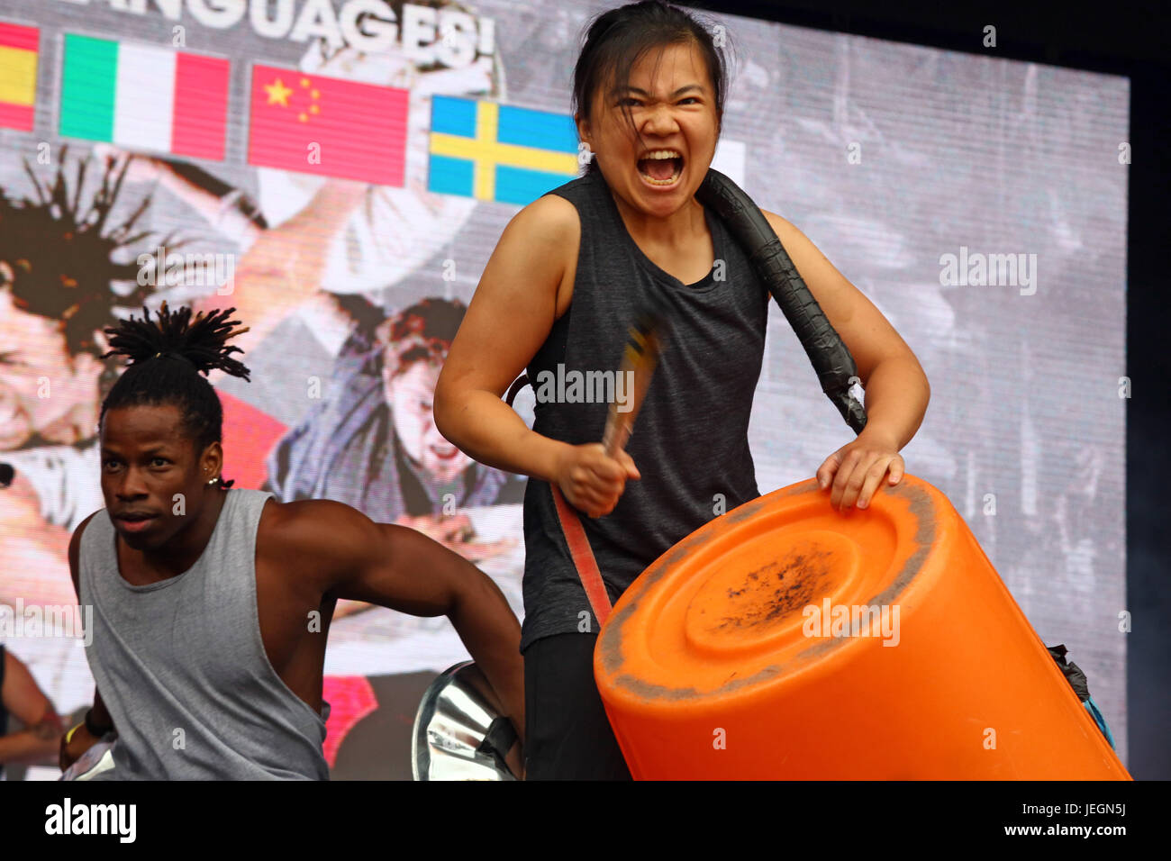 Stomp stage hi-res stock photography and images - Alamy