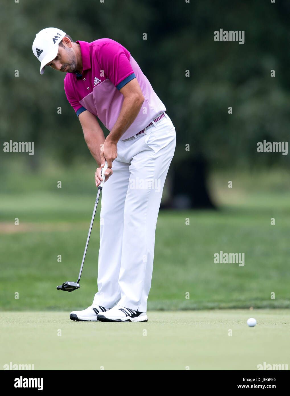 Moosinning, Germany. 25th June, 2017. Spanish professional golfer ...