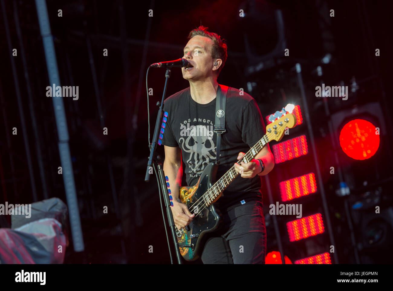 Mark hoppus hi-res stock photography and images - Alamy
