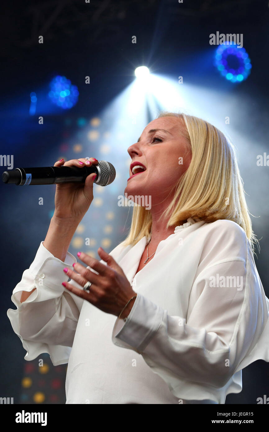 Kerry ellis hi-res stock photography and images - Alamy