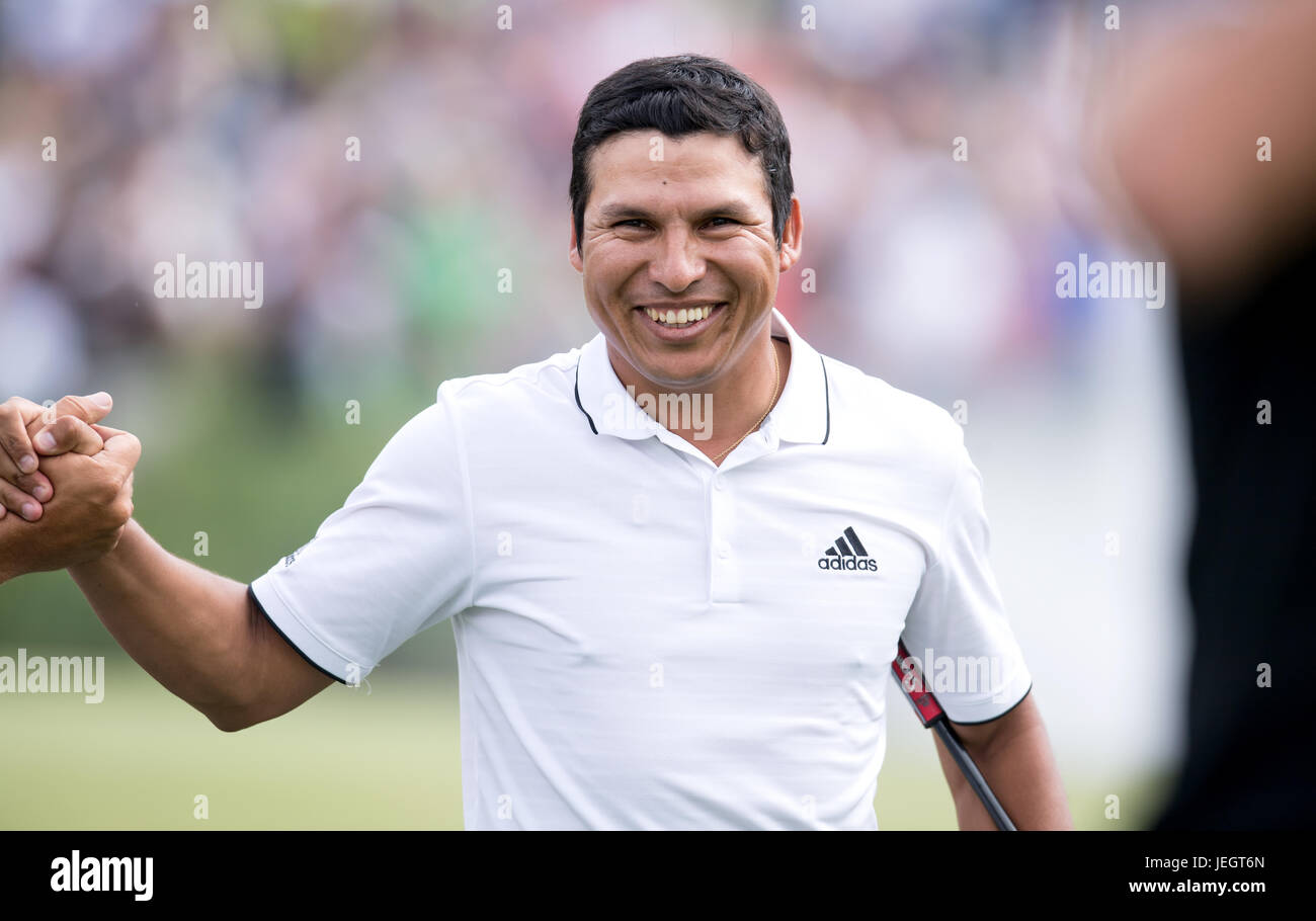Moosinning, Germany. 25th June, 2017. Argentinian professional golfer ...