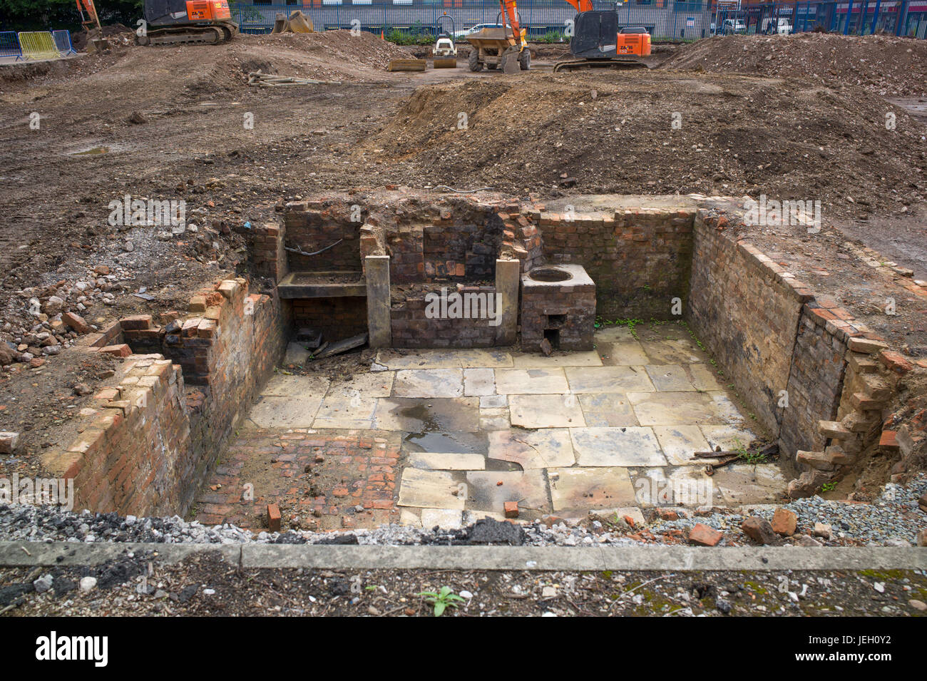 Basement construction uk hi-res stock photography and images - Alamy