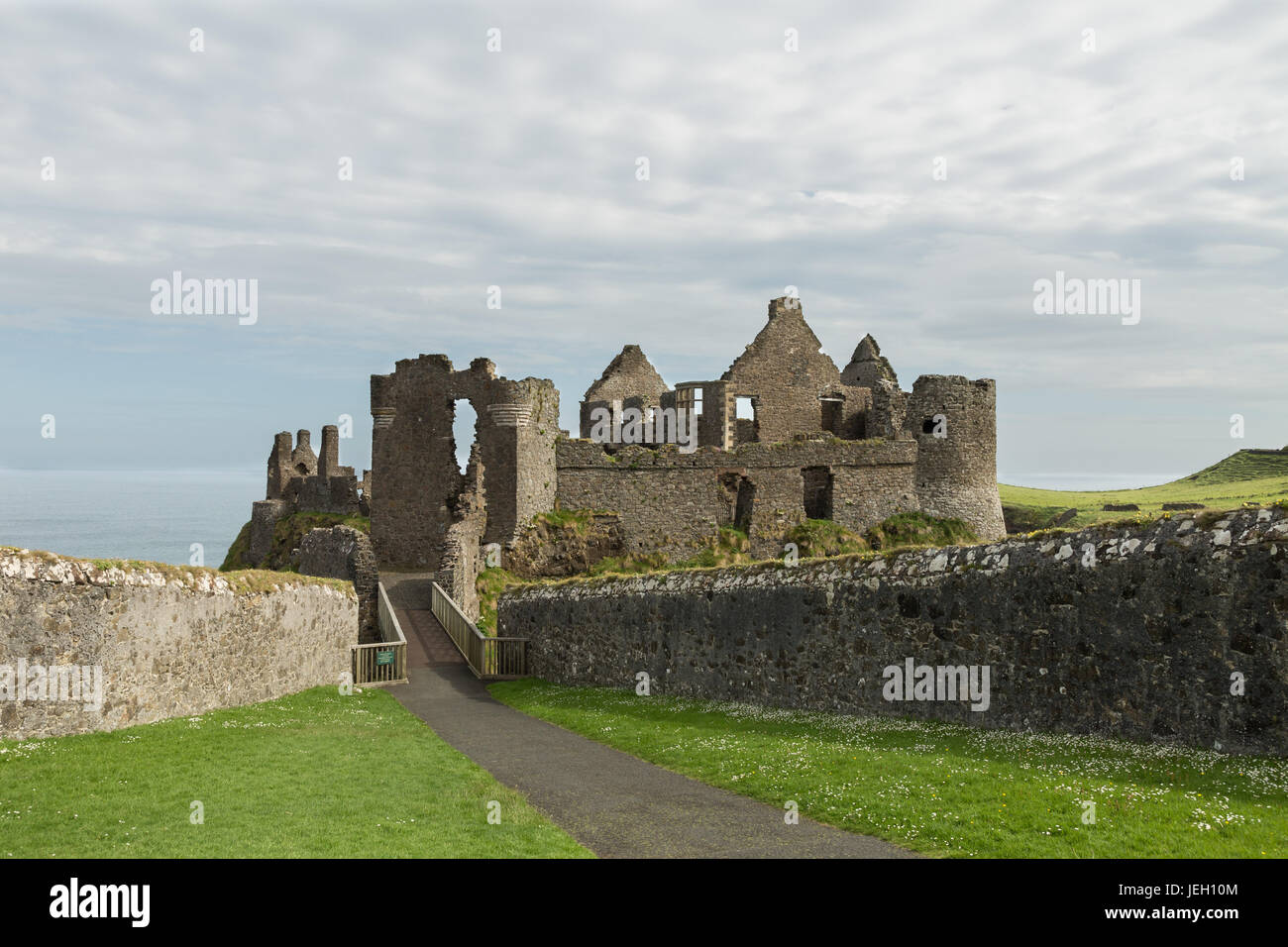 ruins of the medieval Dunluce Castle Stock Photo - Alamy
