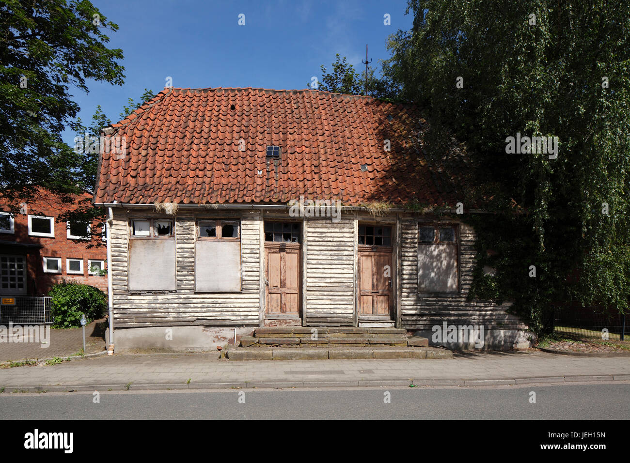 old condemned wooden house Stock Photo - Alamy