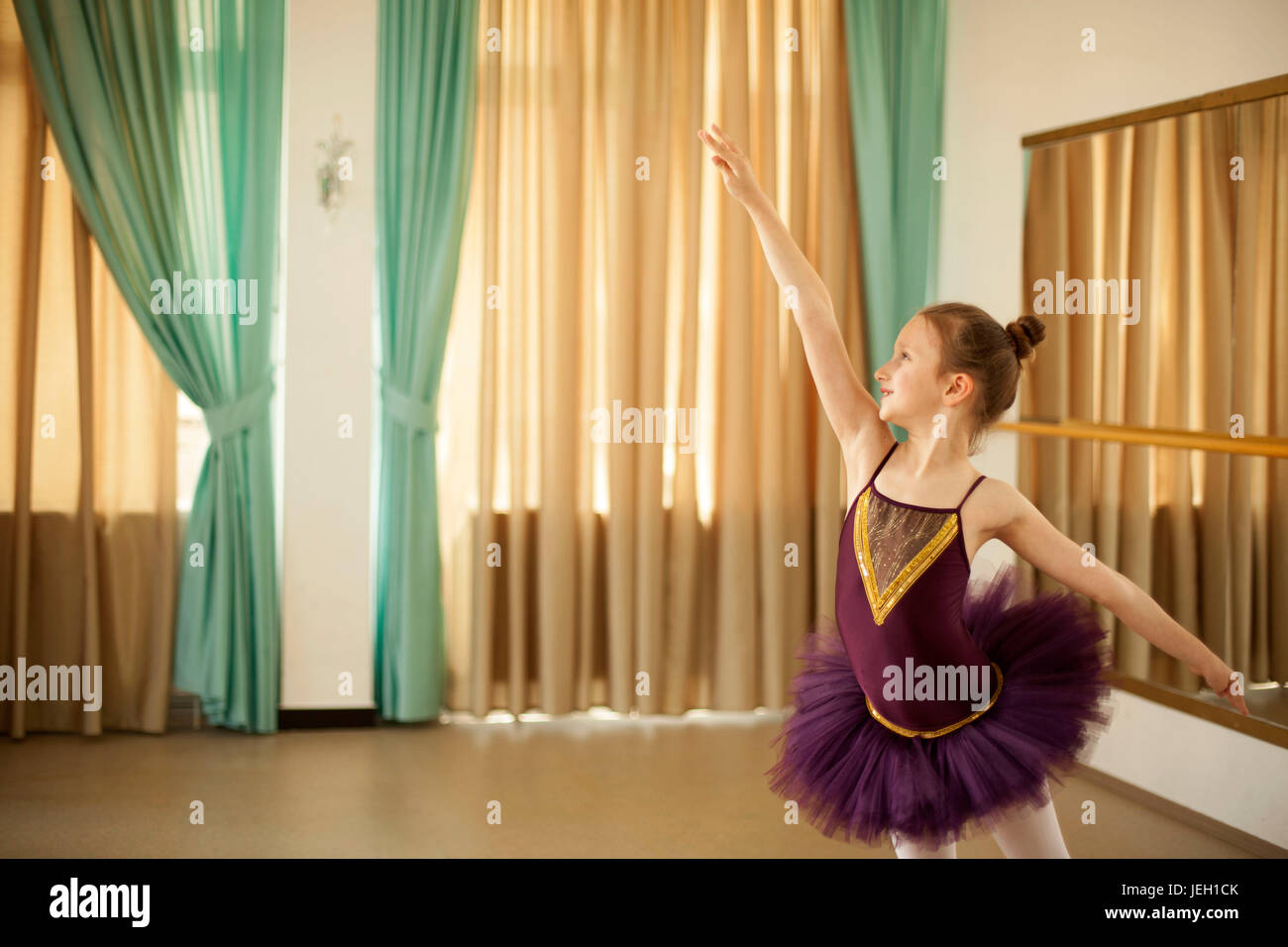 Baby ballerinas in ballet studio Stock Photo - Alamy