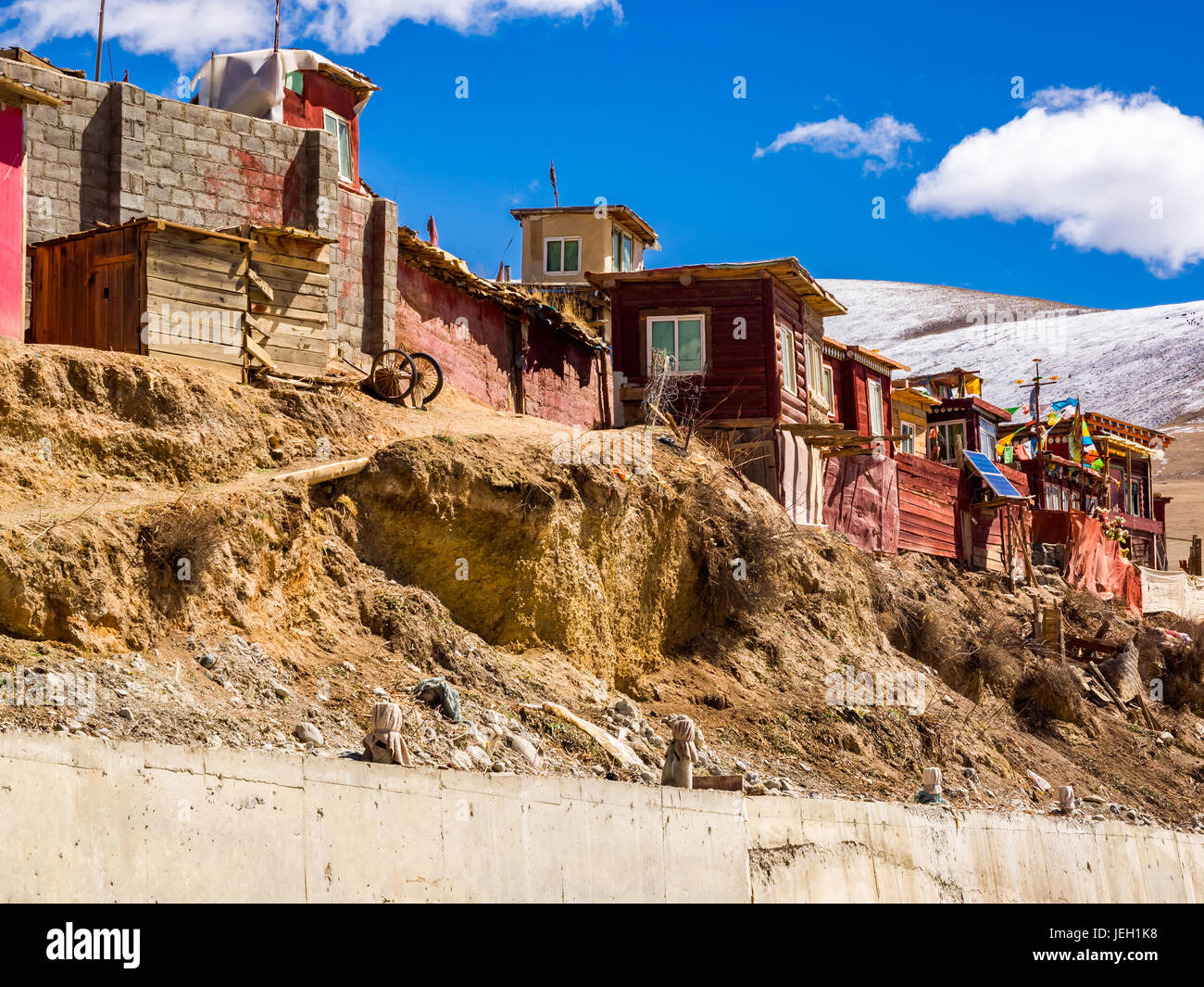 Shacks of buddhist monks in Yarchen Gar Monastery in Sichuan China ...