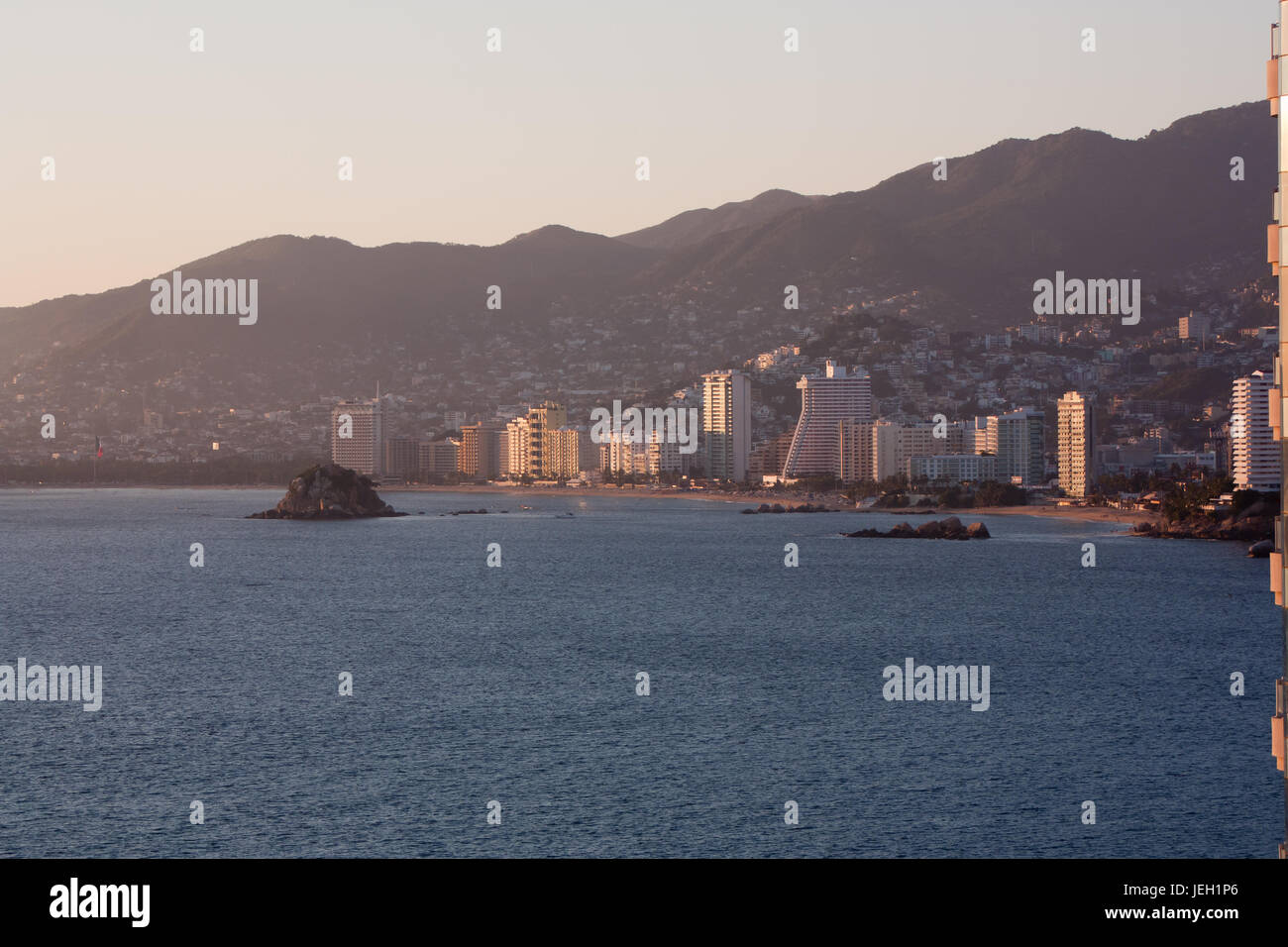Acapulco bay hi-res stock photography and images - Alamy