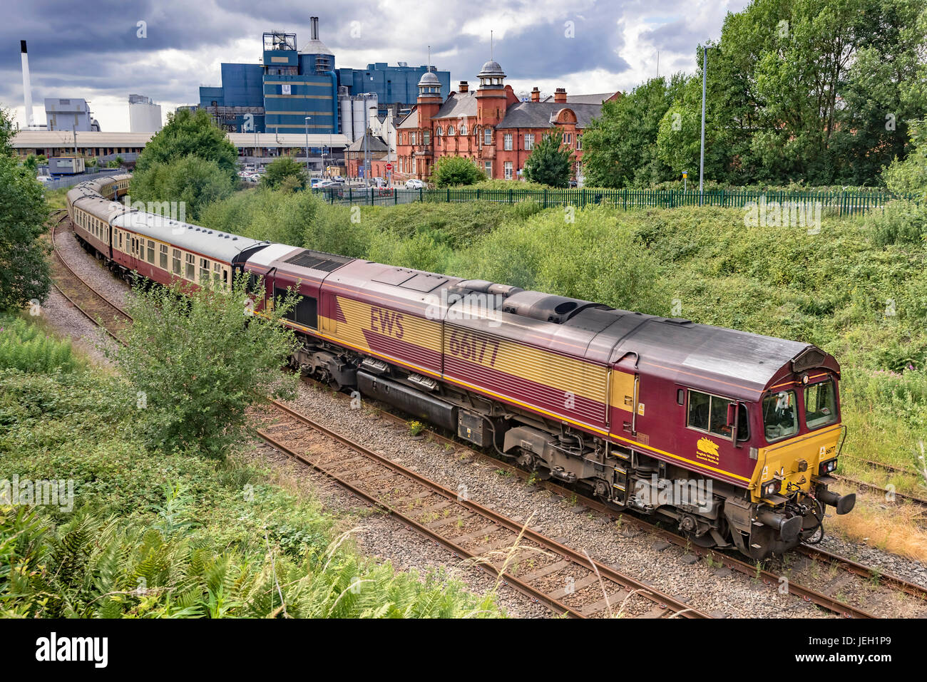 Liverpool Docker Railtour hauled by 2 EWS Class 66 locos passing ...