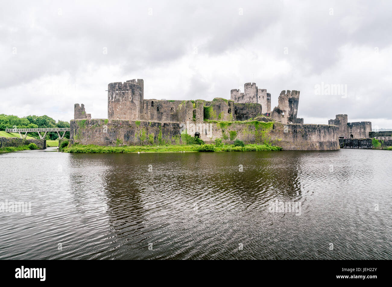 Caerphilly castle sunset hi-res stock photography and images - Alamy
