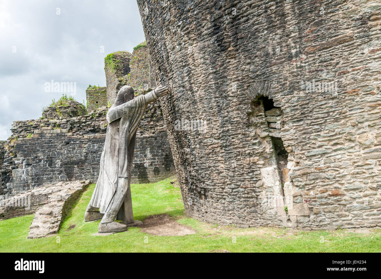Caerphilly castle hi-res stock photography and images - Alamy