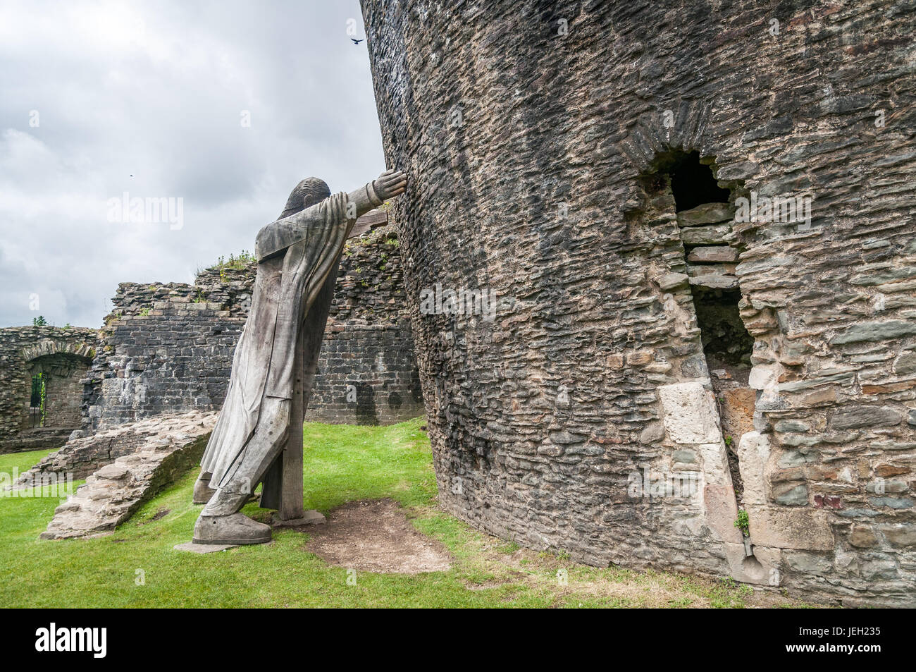 Caerphilly castle sunset hi-res stock photography and images - Alamy
