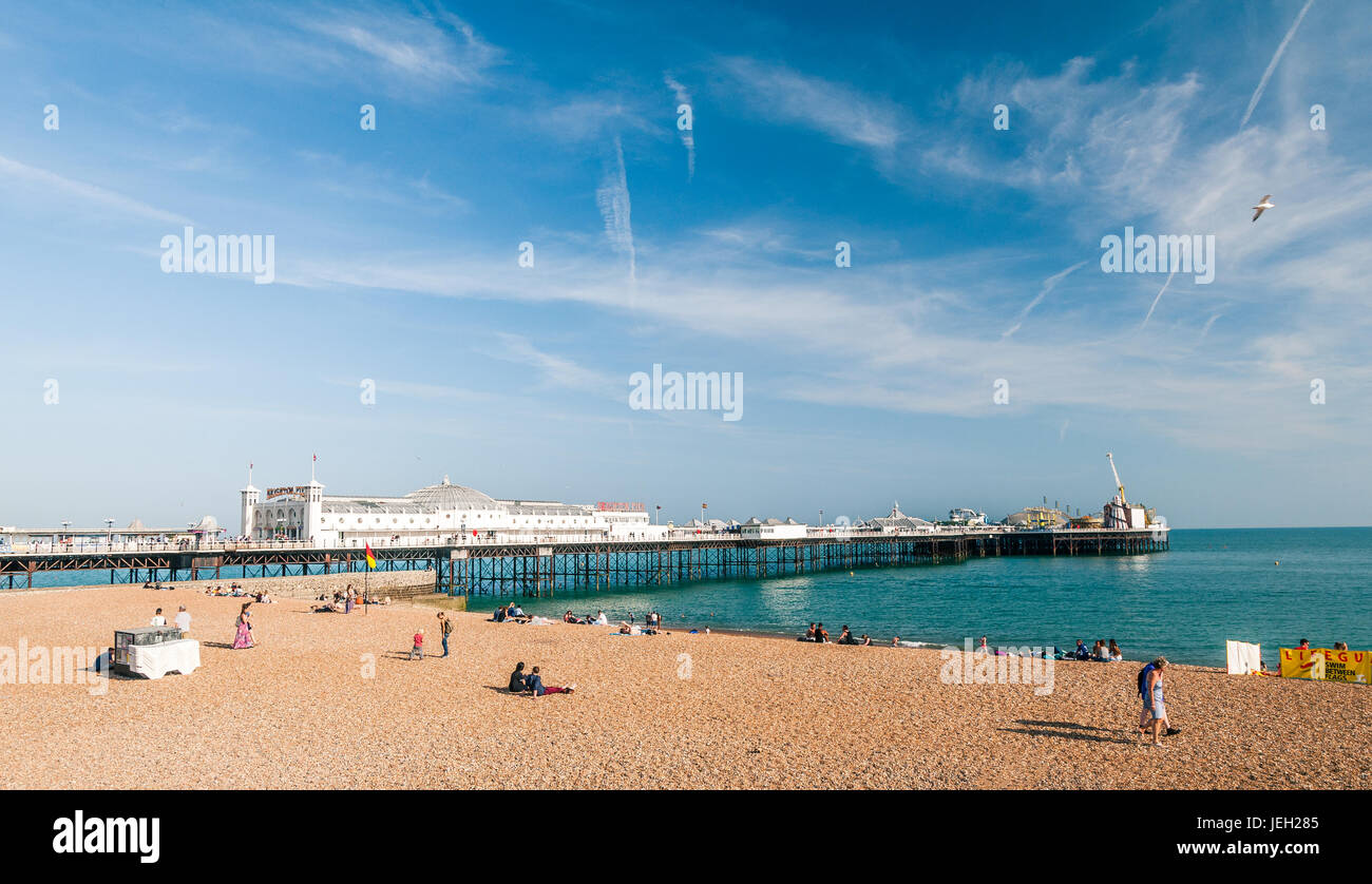 Brighton coastline hi-res stock photography and images - Alamy