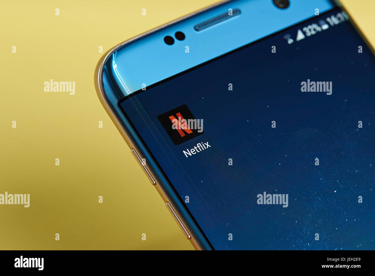 Netflix app icon hi-res stock photography and images - Alamy