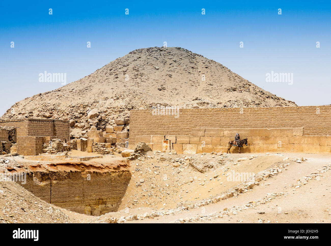 Man with Donkey at Pyramids excavating Giza Pyramids Stock Photo - Alamy