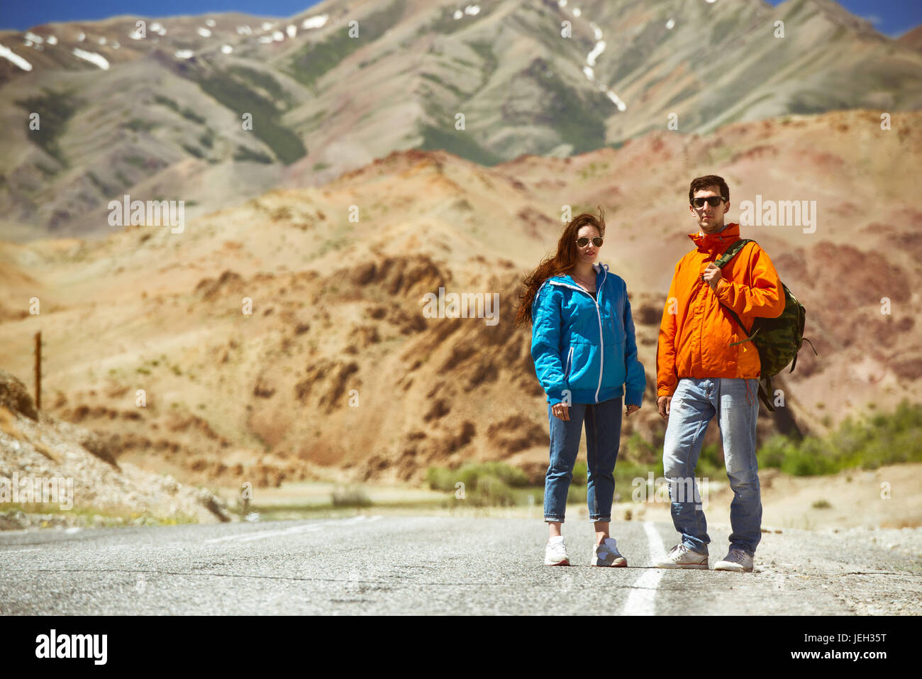 Road trip couple hi-res stock photography and images - Alamy