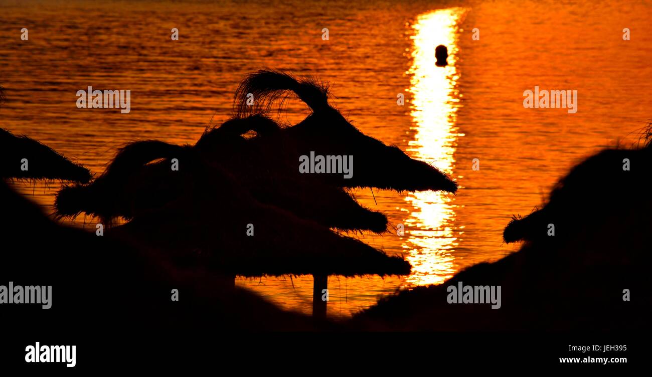 Sun brolly silhouette Stock Photo - Alamy