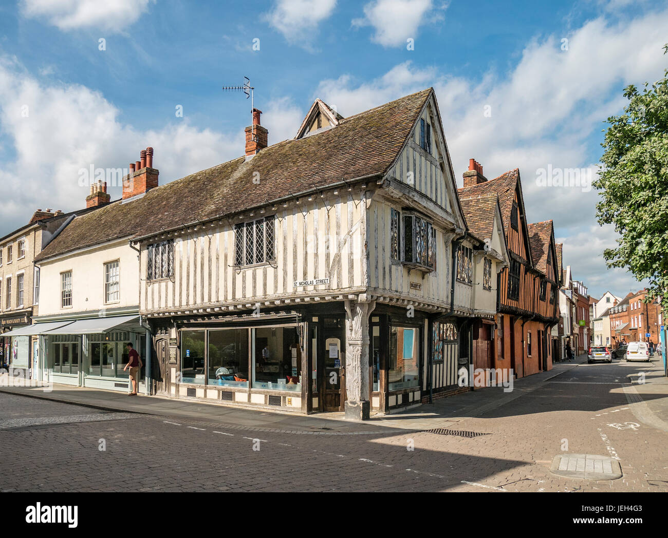 Tudor inn hi-res stock photography and images - Alamy