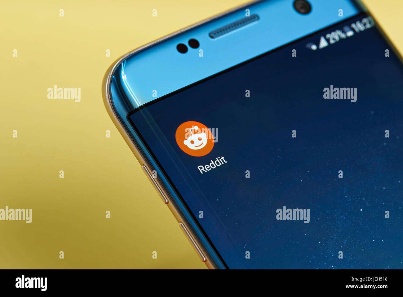 Reddit app icon hi-res stock photography and images - Alamy