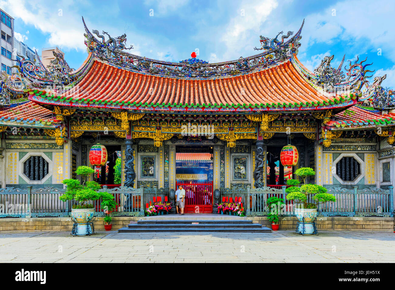 TAIPEI, TAIWAN - JUNE 07: This the exterior architecture of Longshan ...