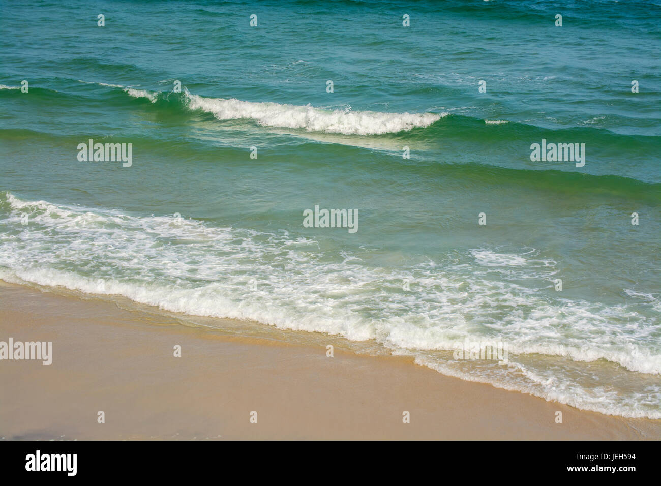 Ocean waves and sand hi-res stock photography and images - Alamy