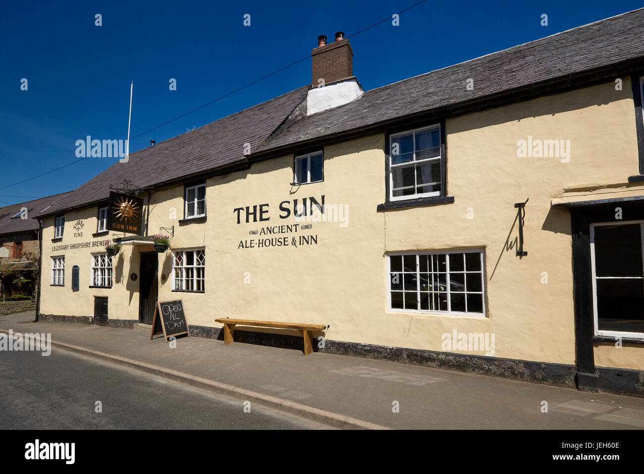 Clun house hi-res stock photography and images - Alamy