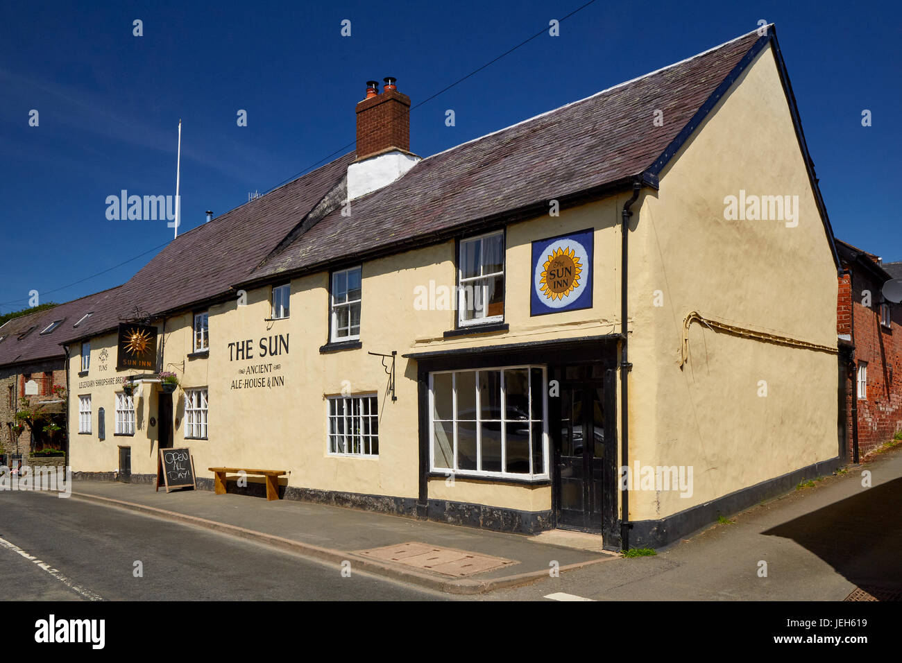 Clun house hi-res stock photography and images - Alamy