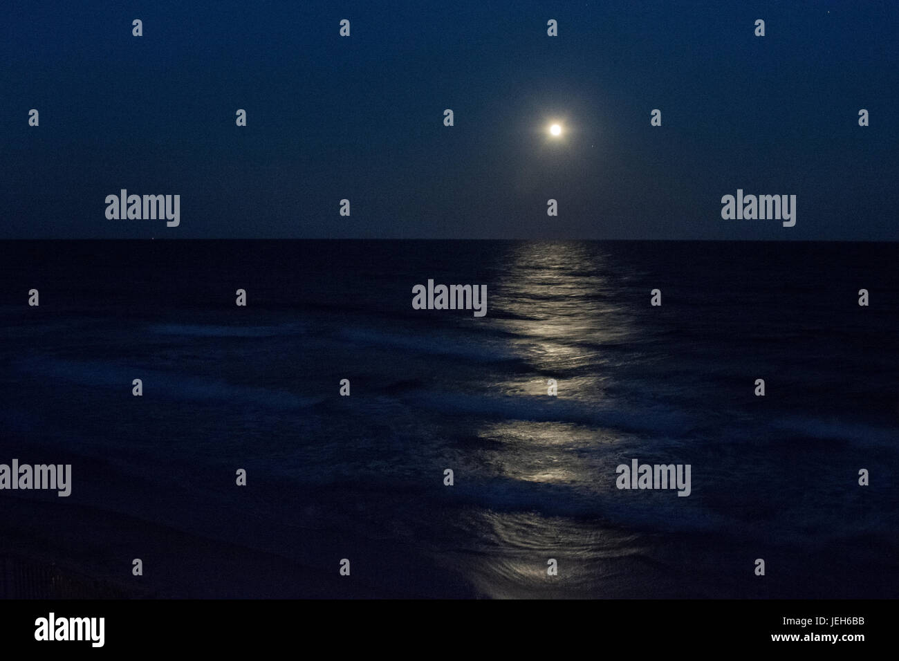 Moonrise over the Atlantic Stock Photo - Alamy