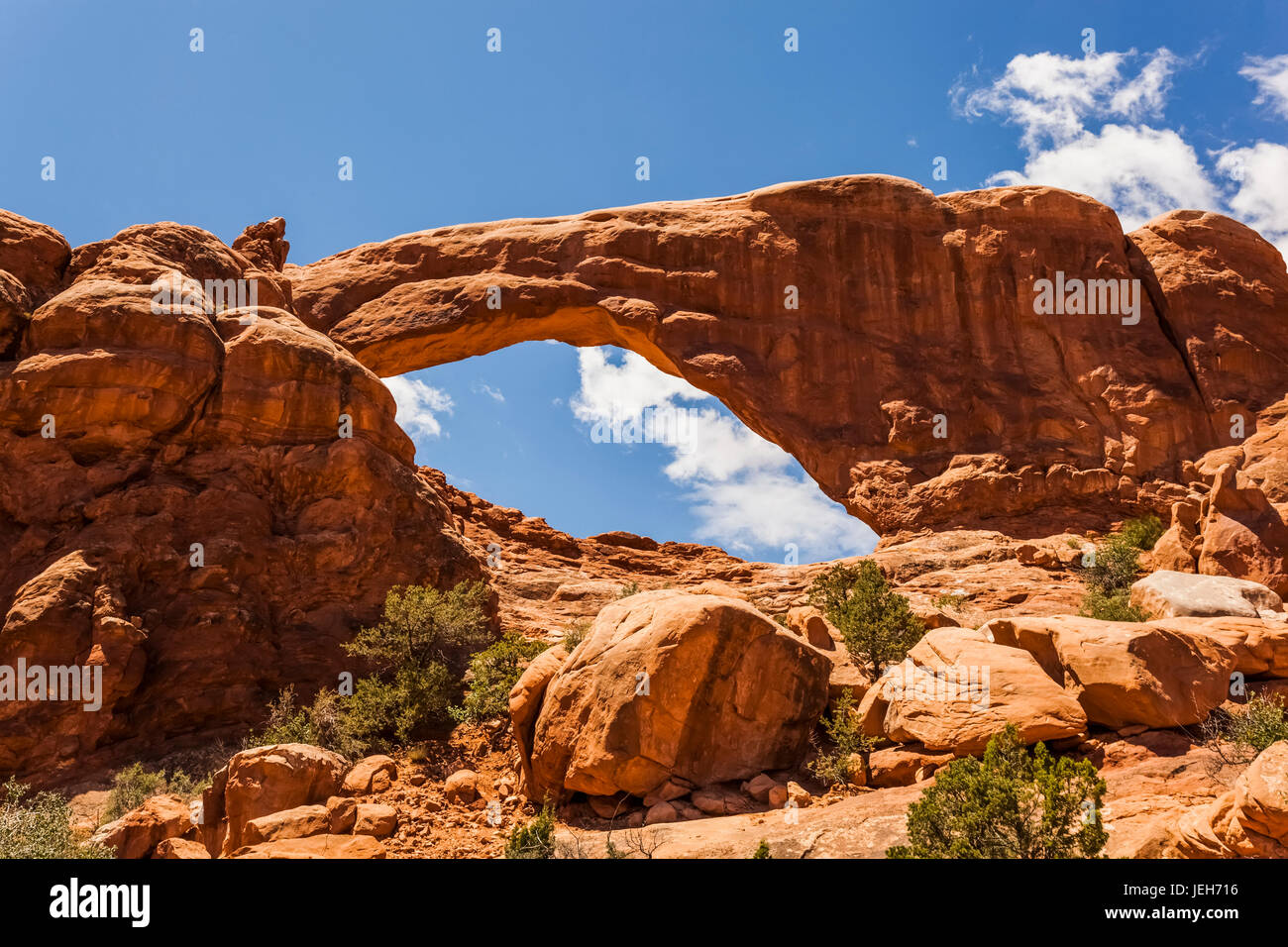 Natural arch in the rugged rock formation in the desert, Arches ...