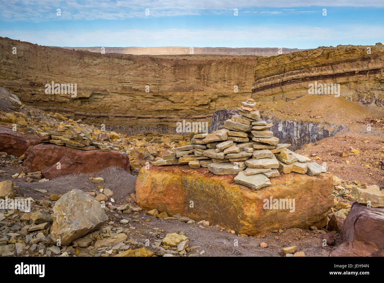 Cliffs and arid landscape in Israel’s largest national park, the Ramon ...