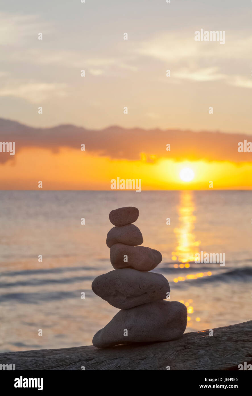 Balanced horizon hi-res stock photography and images - Alamy
