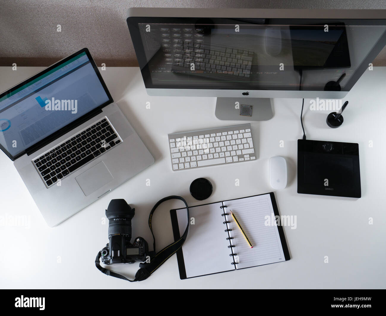 Tools information technology design hi-res stock photography and images ...