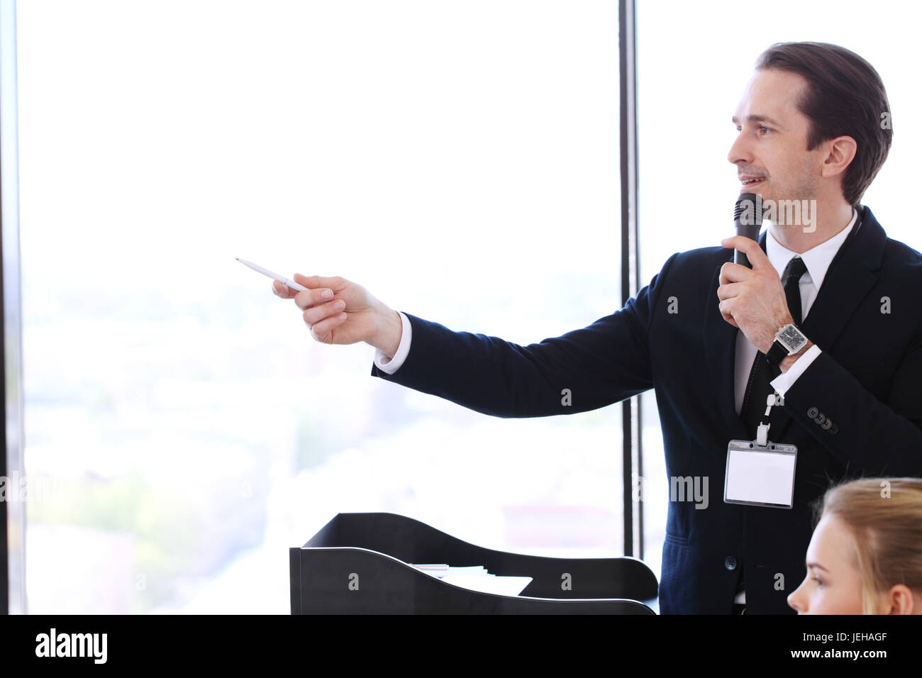 Person giving speech audience hi-res stock photography and images - Alamy