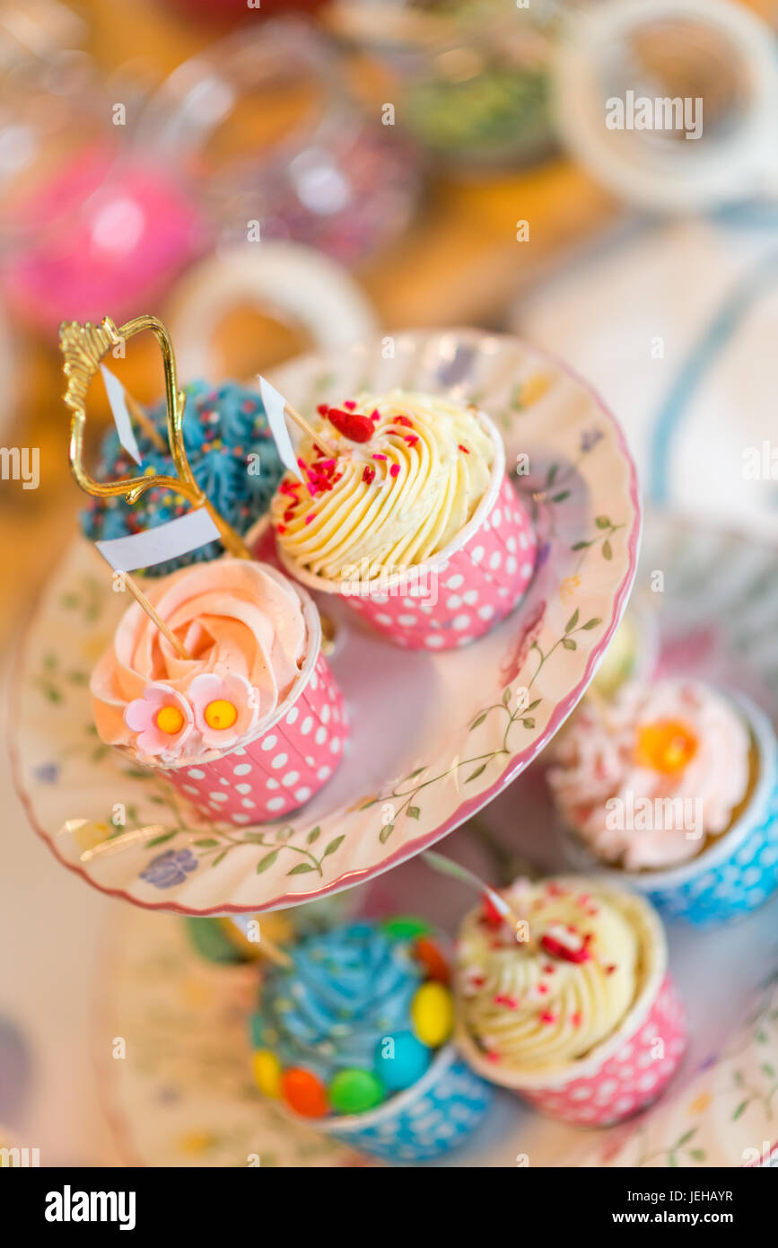 cupcake on shelf Stock Photo - Alamy