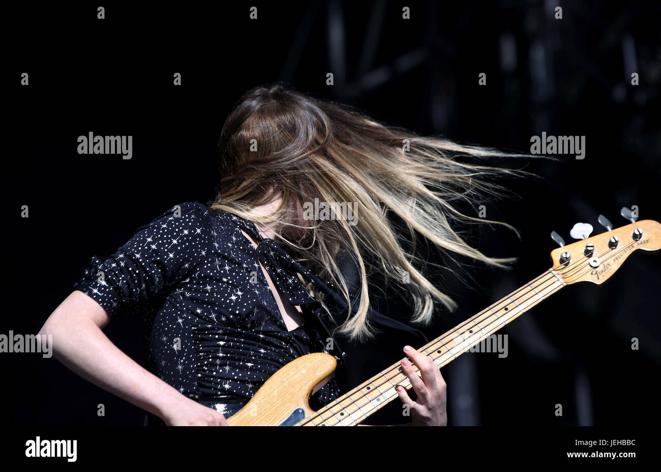 Este Haim of Haim performing on the Other Stage at Glastonbury Festival ...