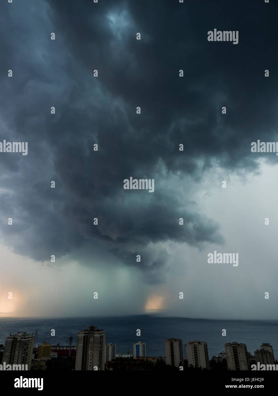 Severe severity hi-res stock photography and images - Alamy