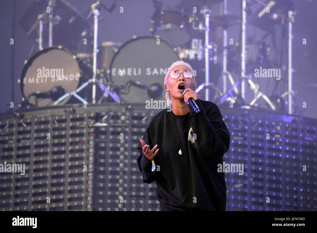 Emily Sande performing on the Other Stage at Glastonbury Festival, at ...