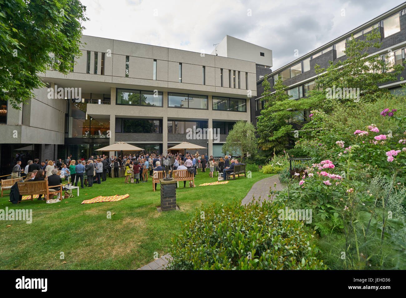 Royal college of physicians london hi-res stock photography and images ...