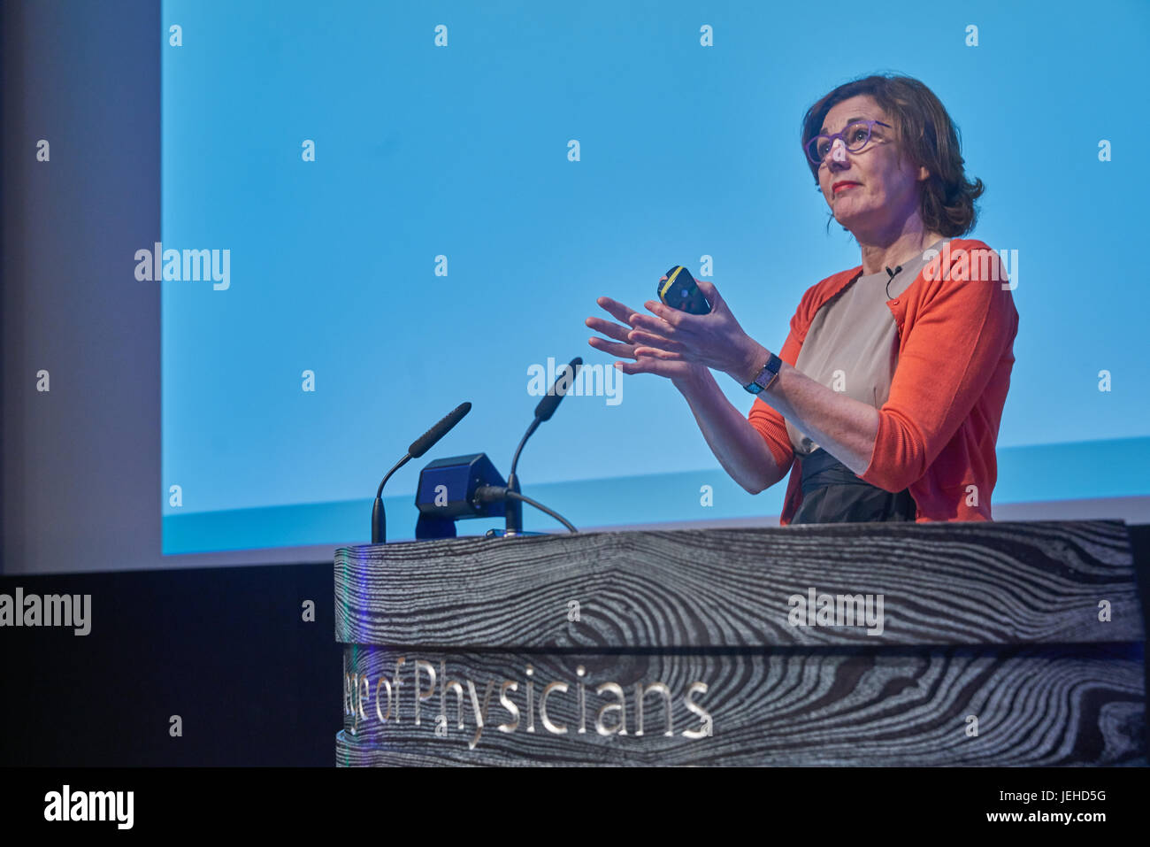 Vivienne hunt parry tv science presenter hi-res stock photography and ...