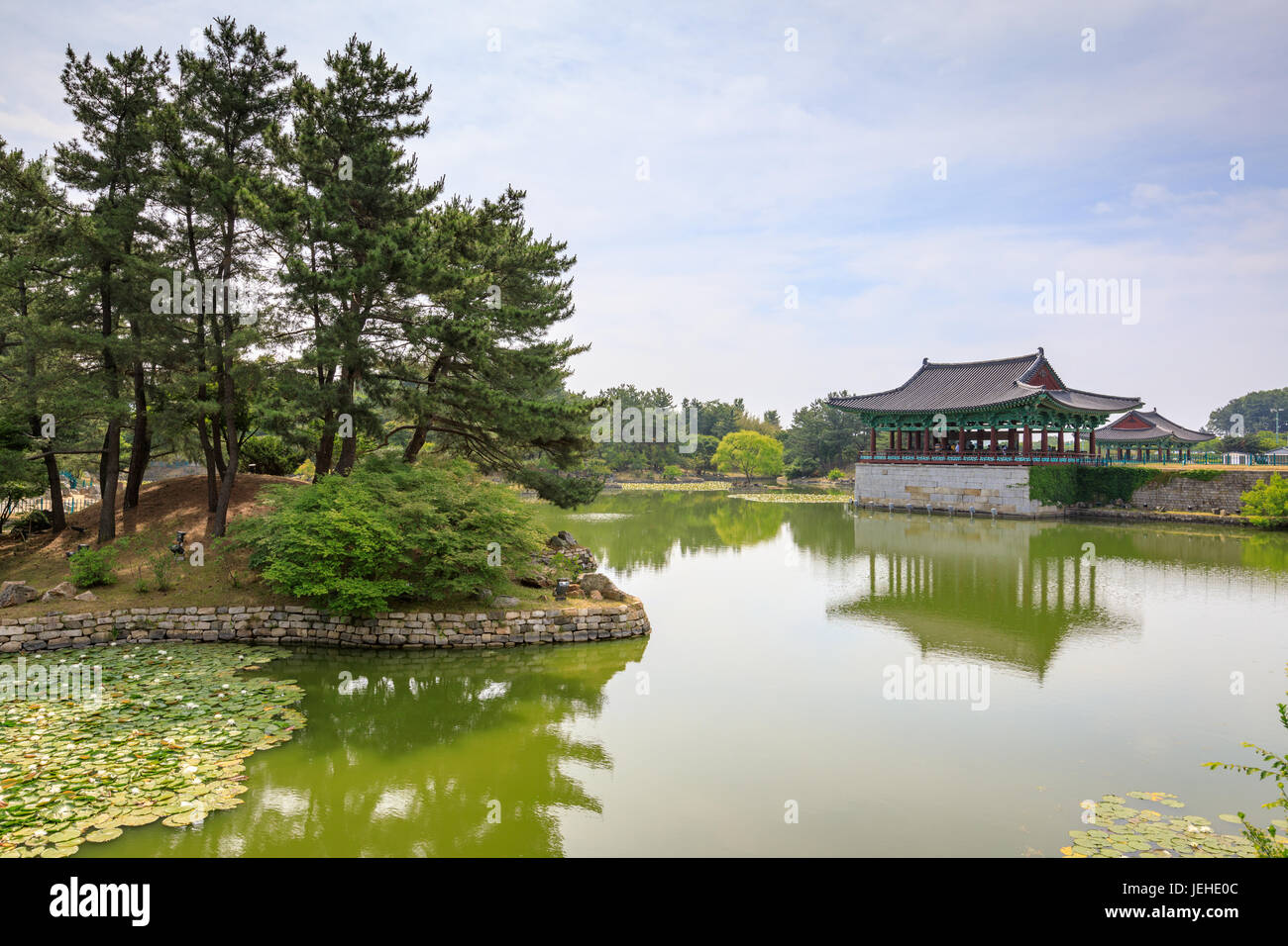 Jun 22, 2017 Donggung Palace and Wolji Pond in Gyeongju, South Korea ...