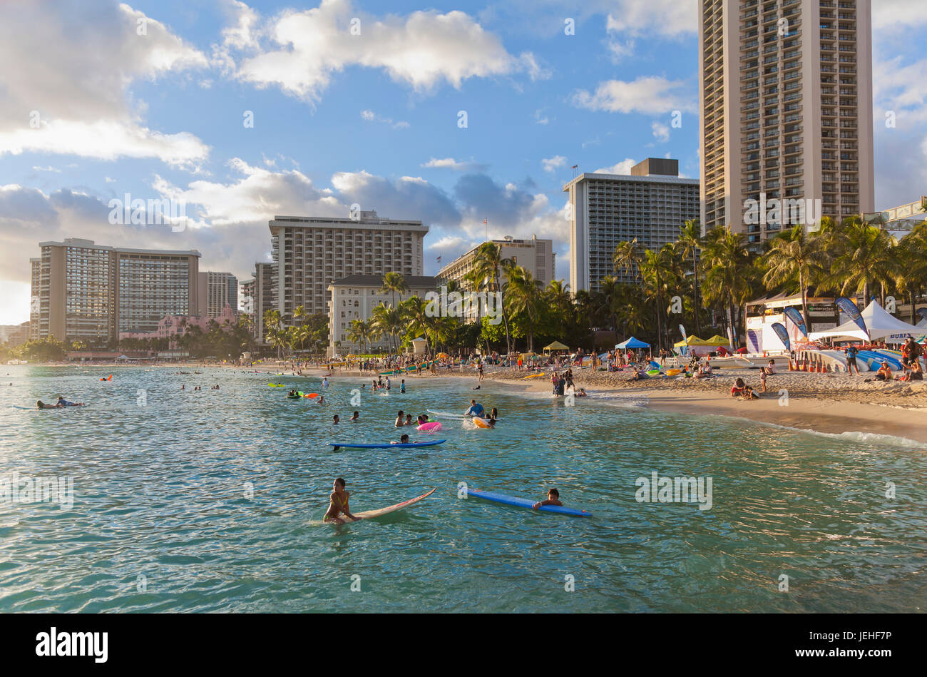 Honolulu beach horizontal hi-res stock photography and images - Alamy