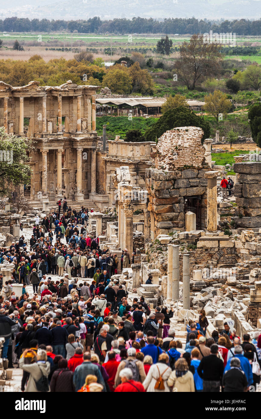 Women walking among ruins hi-res stock photography and images - Alamy