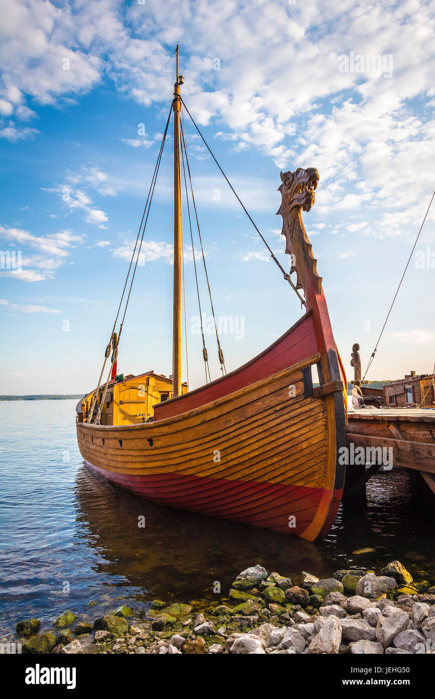 Ancient galley ship hi-res stock photography and images - Alamy