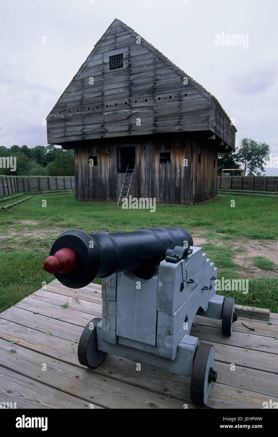 Blockhouse with cannon, Fort King George State Historic Site, Georgia ...