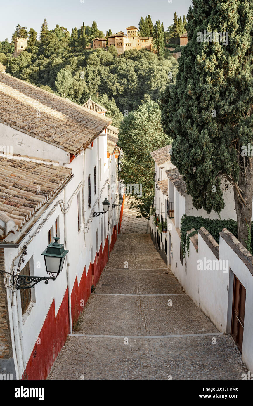 Street in Albaicyn neighborhood Stock Photo - Alamy